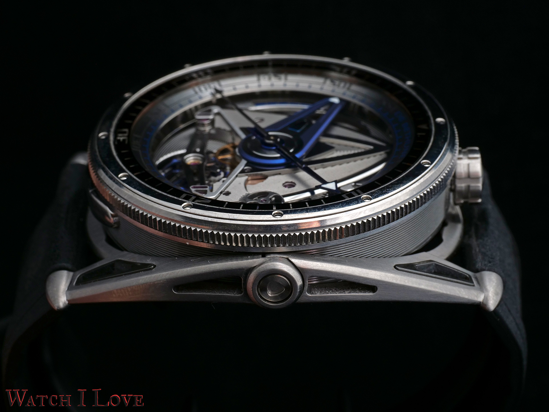 Review: De Bethune DB28GS Grand Bleu (with lighting example) - Watch I Love
