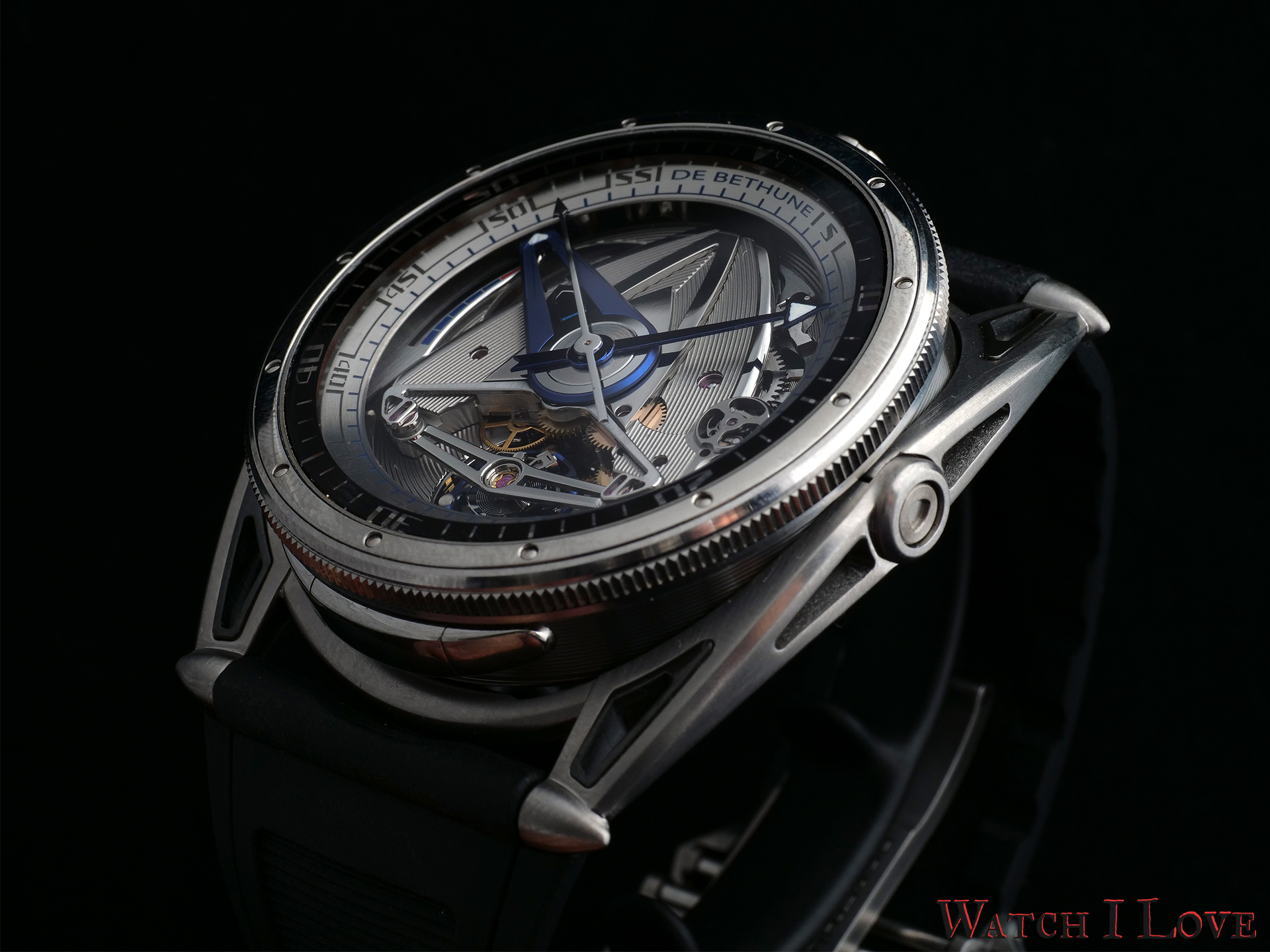 Review: De Bethune DB28GS Grand Bleu (with lighting example) - Watch I Love
