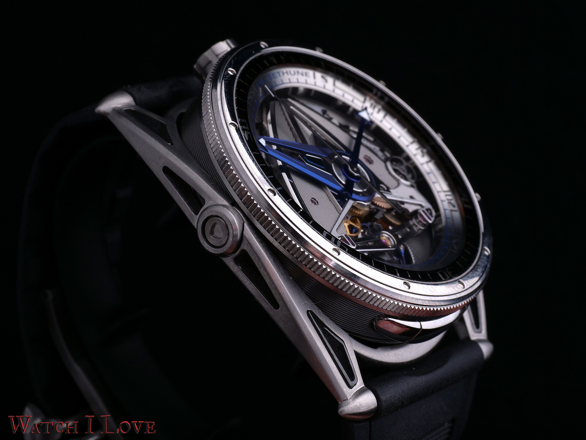 Review: De Bethune DB28GS Grand Bleu (with lighting example) - Watch I Love