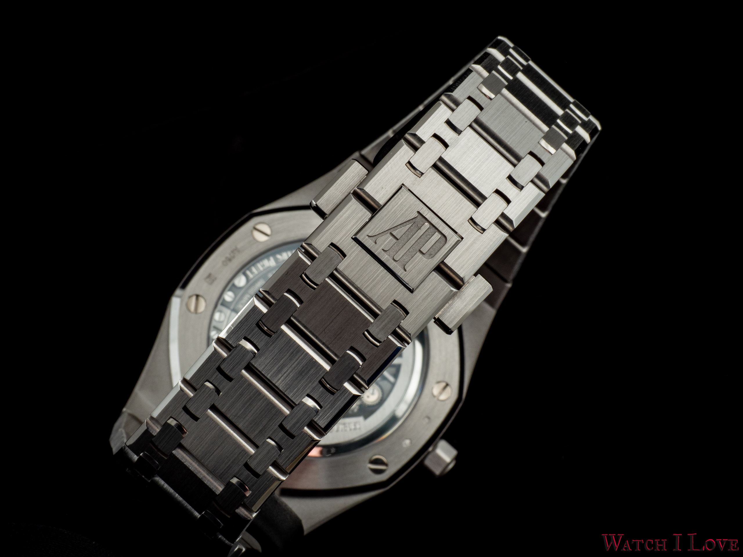 Review Audemars Piguet Royal Oak Jumbo ExtraThin Openworked - Watch I Love